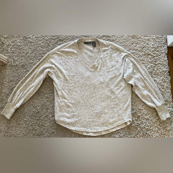 Chelsea & Theodore | Sweaters | Chelsea Theodore Beige Long Sleeve Knit ...